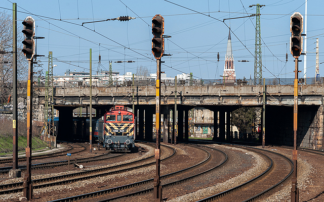 Budapest portál | Átépül a „százlábú híd” a Kerepesi úton